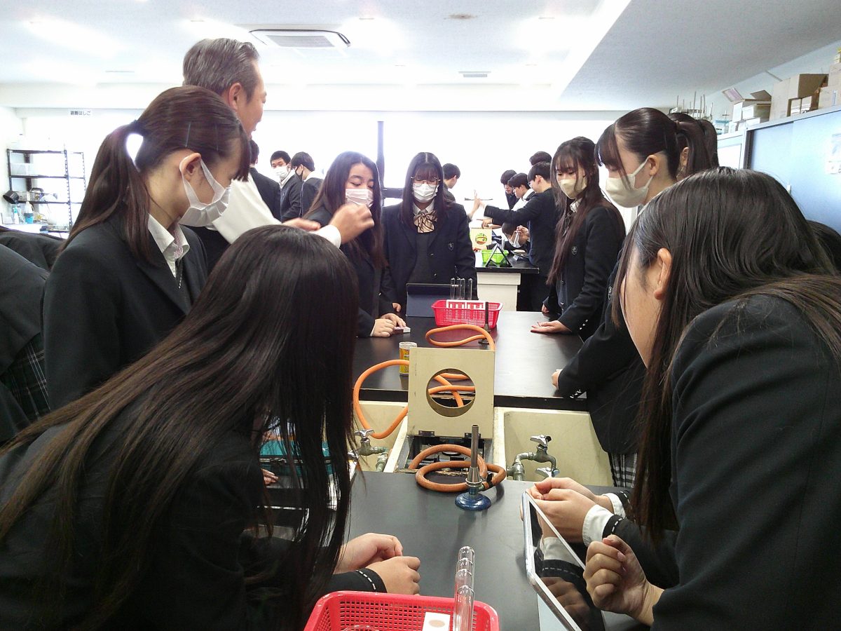 セッケン合成の実験 理数科教育 | 正智深谷NEWS | 正智深谷高等学校