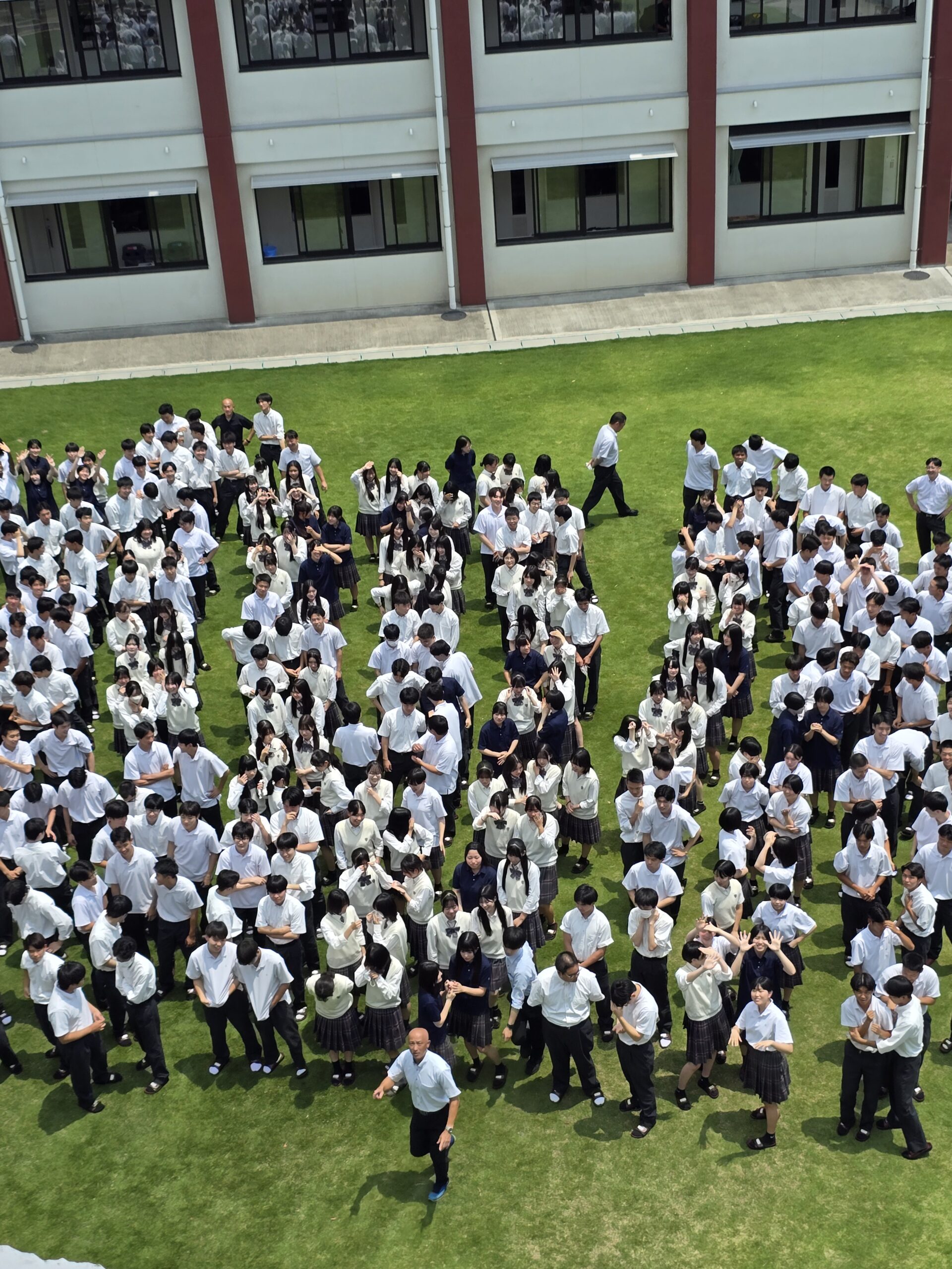 3年生卒業アルバム撮影 | 正智深谷NEWS | 正智深谷高等学校