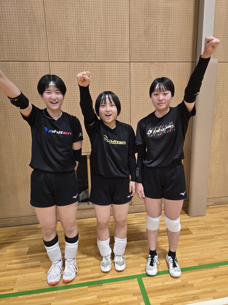 祝 県2位 女子バレーボール部 令和7年度(第49回)埼玉県私立高等学校女子バレーボール大会 兼 全国私立高等学校男女バレーボール選手権埼玉県 ...